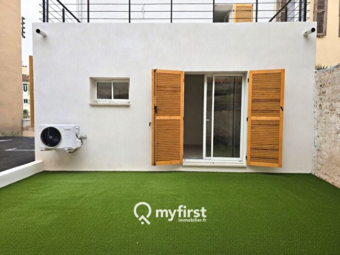 Appartement à vendre - Toulon, Saint-Roch - 2 pièces - 1 chambre