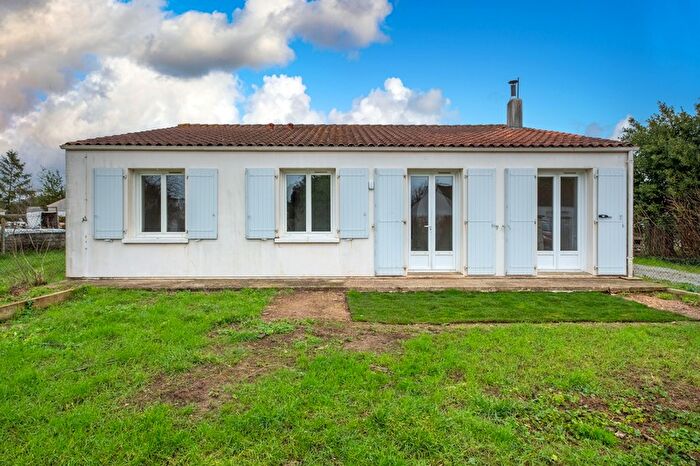 Maison à vendre - Saint-Médard-dAunis - 4 pièces - 3 chambres