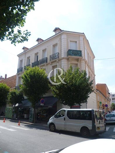 Appartement à louer - Hyères - 3 pièces - 2 chambres