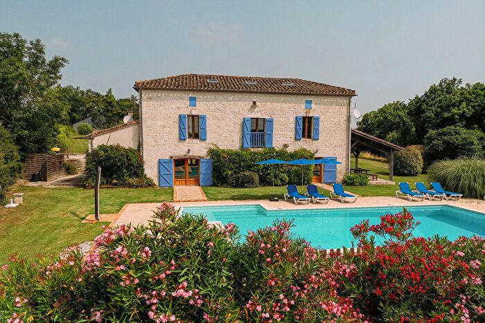 Maison 10 pièces à Beauville, à vendre