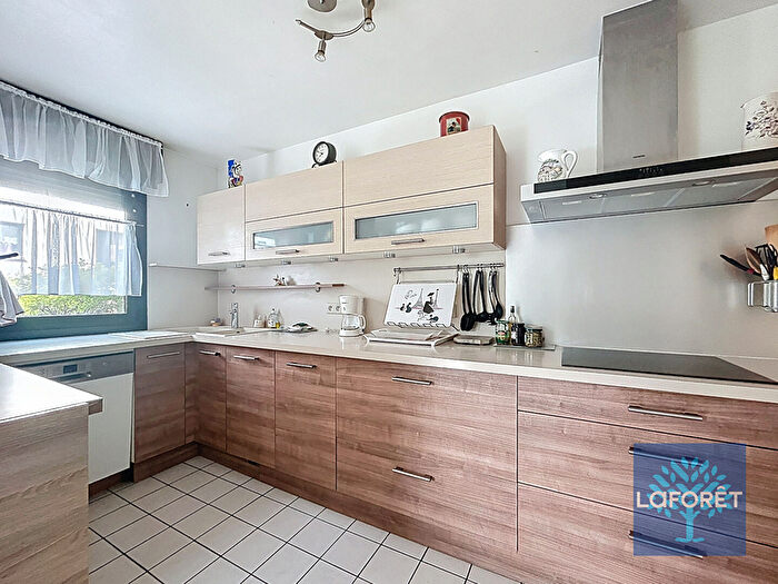 Appartement 3 pièces à Noisy-le-Grand, Centre-ville, à vendre