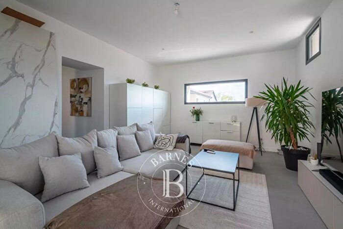 Maison à vendre - Reyrieux - 5 pièces - 3 chambres