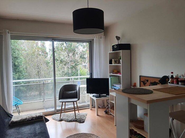 Cathédrale, Tours : Appartement 1 pièce à louer