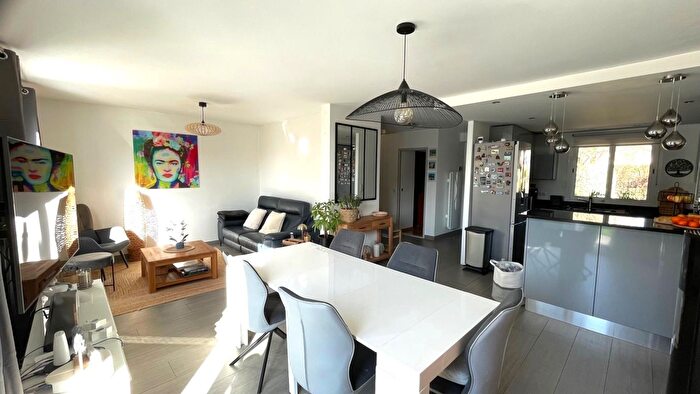 Maison à vendre - Pontault-Combault - 6 pièces - 3 chambres