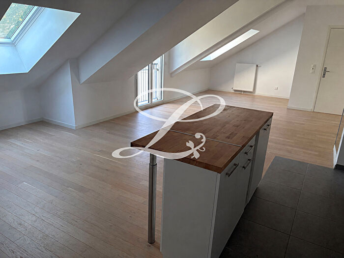 Le Mesnil-le-Roi : Appartement 2 pièces à vendre