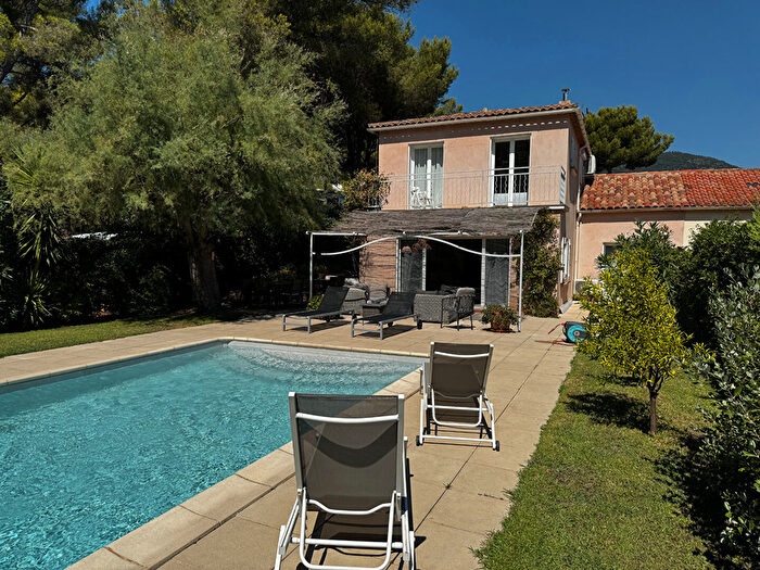 Maison à vendre - Cavalaire-sur-Mer, Pierrugues, Mannes, Canissons - 7 pièces - 5 chambres