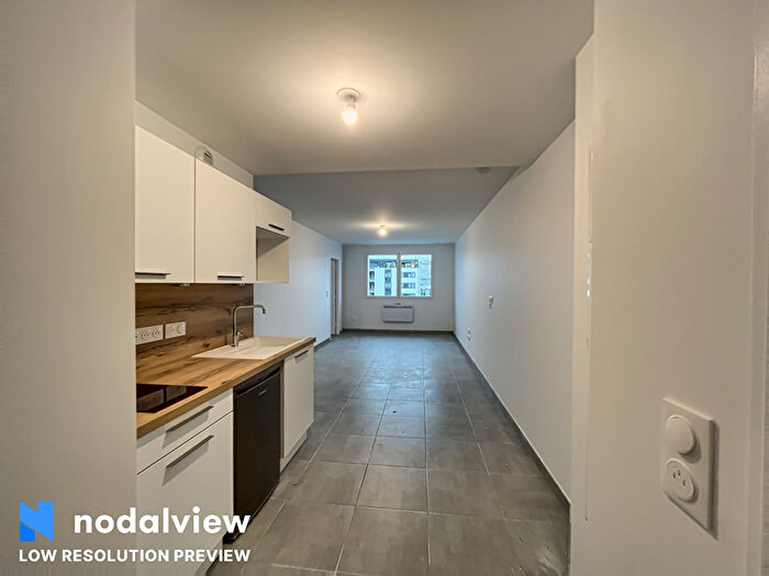 Appartement à louer - Reims, Centre-ville - 2 pièces - 1 chambre