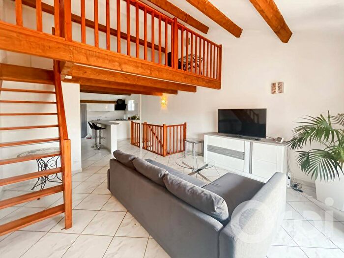 Maison à louer - Argensol, Orange - 3 pièces - 2 chambres