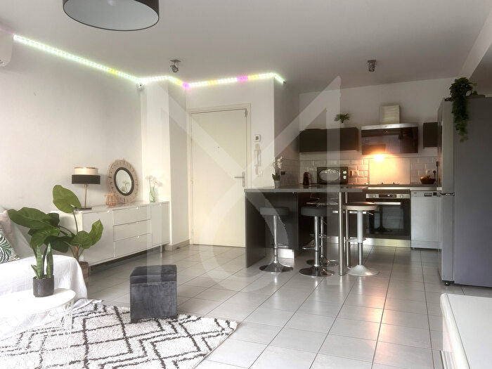 Appartement à louer - Marseille e , Les Caillols - 3 pièces - 2 chambres