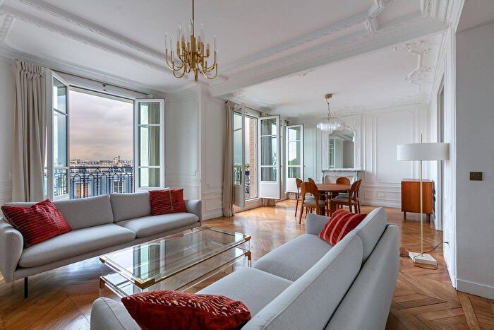 Gros Caillou, Paris 7ème arrondissement : Appartement 4 pièces à louer