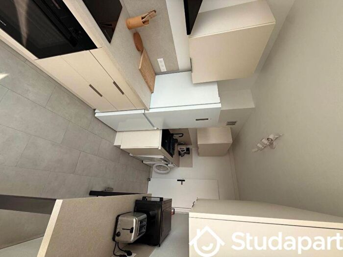 Appartement à louer - Capeyron, Mérignac - 1 pièce - 3 chambres