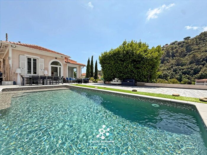 Nice, Madeleine : Maison 5 pièces à vendre