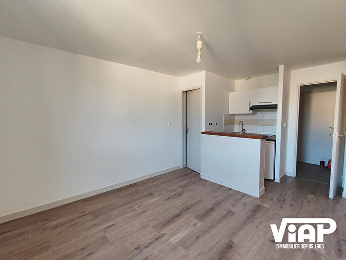 Appartement à louer - Limoges, Centre-ville, Hôtel de Ville, Emailleurs - 1 pièce