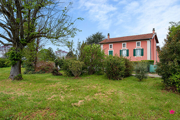 Maison à vendre - Chamagnieu - 5 pièces - 3 chambres