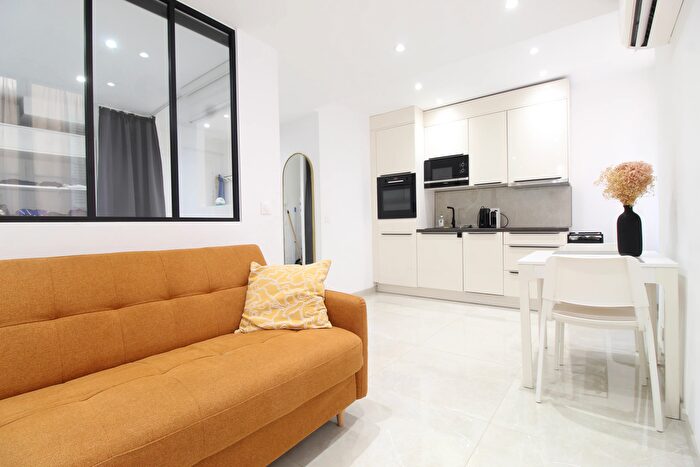 Appartement 2 pièces à Nice, Vieux Nice, à vendre