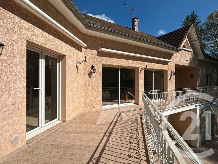Mouroux - Maison 9 pièces à vendre