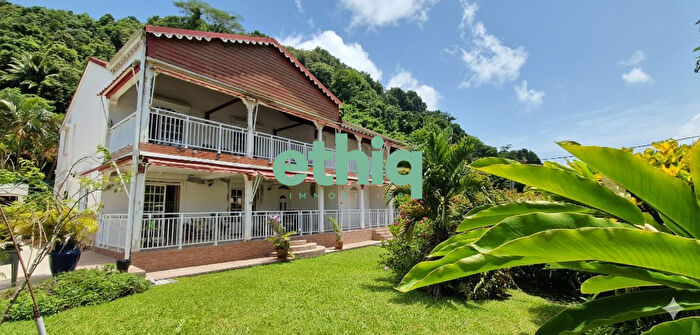 Maison à vendre - Gourbeyre - 4 pièces - 2 chambres