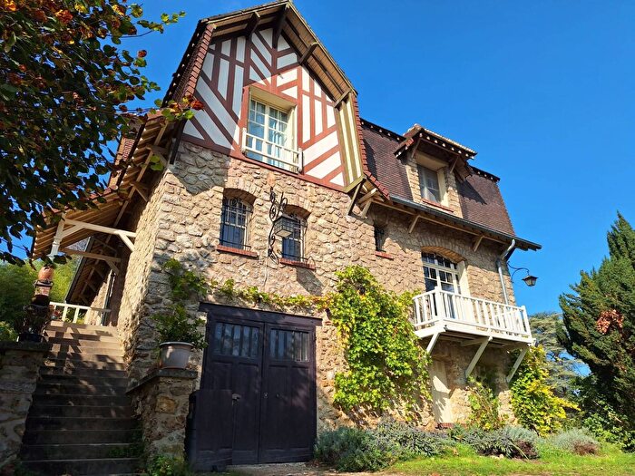 Maison à louer - Médan - 8 pièces - 5 chambres