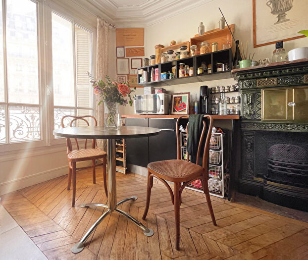 Appartement à vendre - Paris e , Montmartre, Sacré Coeur, Abbesses - 5 pièces - 2 chambres