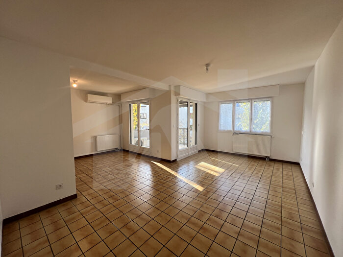 Appartement à louer - Échirolles, Bayard, La Luire, Vicose, Comboire - 3 pièces - 2 chambres