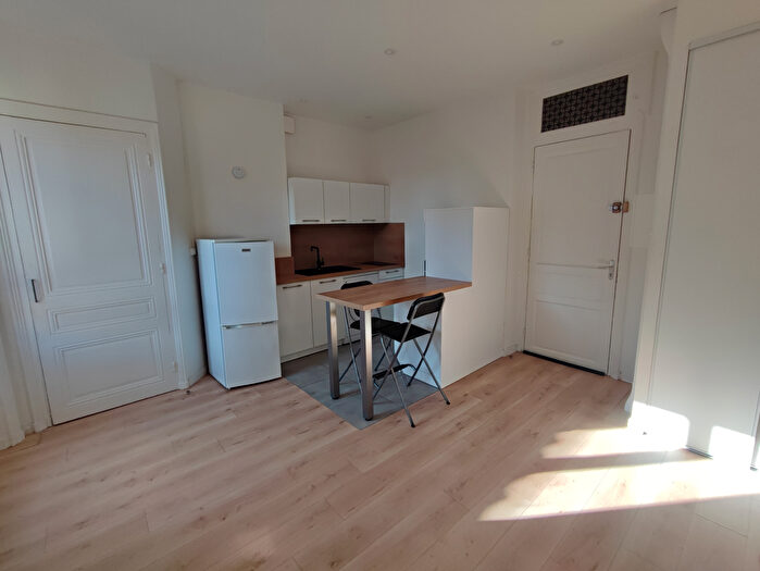 Appartement à louer - Saint-Just-Saint-Rambert, Saint-Rambert - 2 pièces - 1 chambre