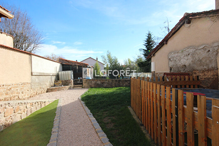 Maison à vendre - Chambost-Longessaigne - 5 pièces - 4 chambres