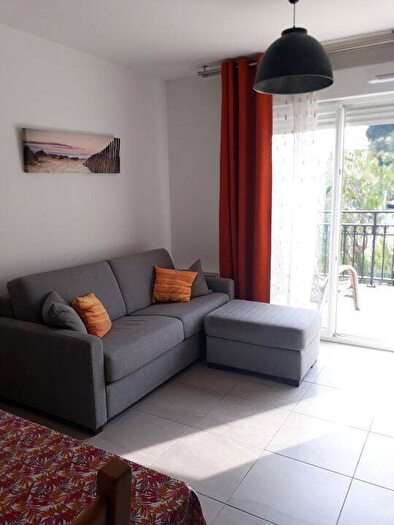 Les Ecarts-Village-Plans de Carros : Appartement 2 pièces à louer
