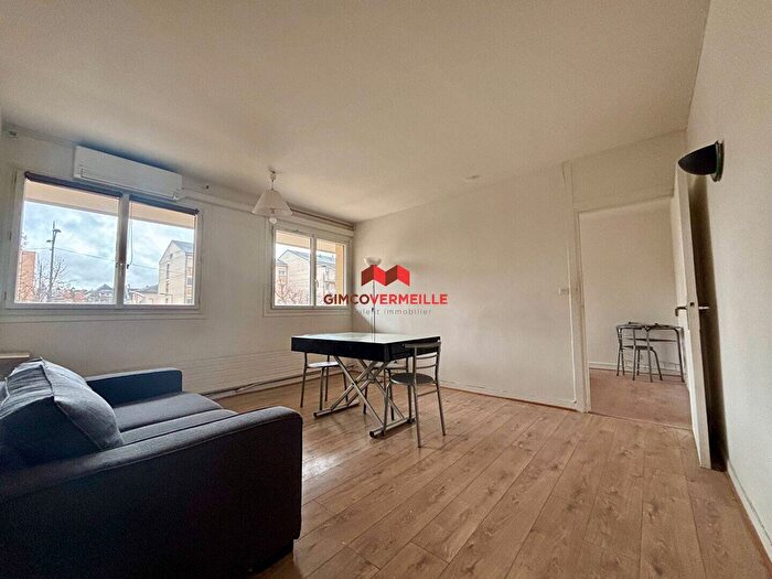 Appartement à louer - Centrale, Poissy - 3 pièces - 2 chambres