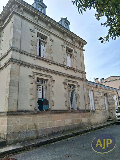 Maison à vendre - Saint-Julien-Beychevelle - 6 pièces - 4 chambres