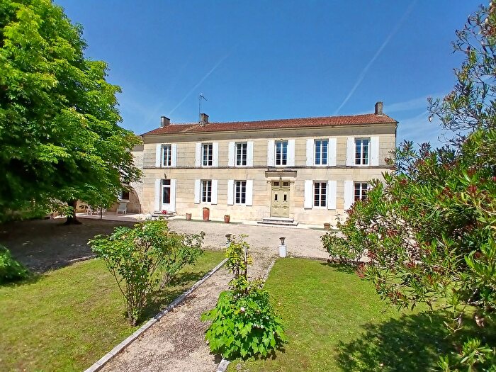 Matha : Maison 9 pièces à vendre