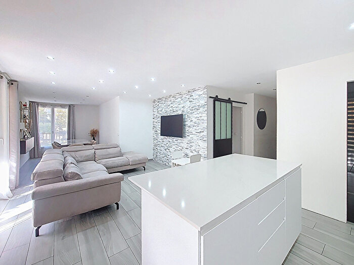 Appartement à vendre - Marseille e , Saint-Jean-du-Désert - 3 pièces - 2 chambres