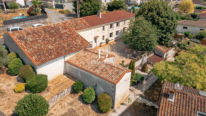 Sireuil : Maison 7 pièces à vendre