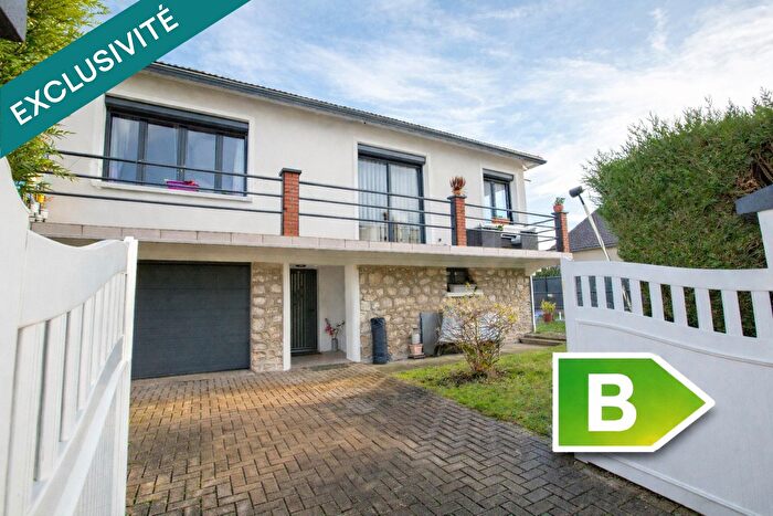 Maison à vendre - Le Mesnil-Saint-Denis - 4 pièces - 3 chambres