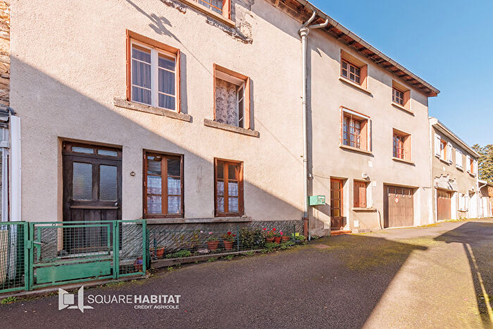 Maison à vendre - Saint-Genès-Champanelle - 6 pièces - 5 chambres