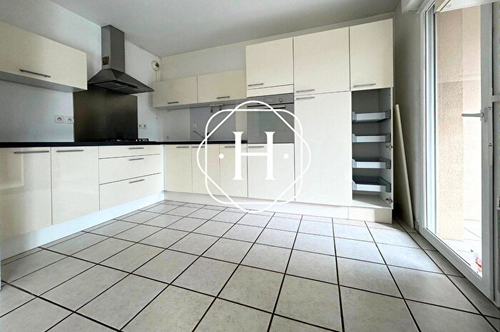 Appartement à louer - Centre-Brou, Bourg-en-Bresse - 4 pièces - 3 chambres