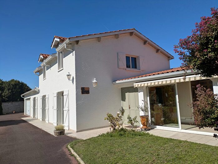 Maison à vendre - Saint-Sylvestre-sur-Lot - 8 pièces - 5 chambres