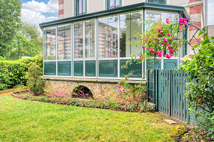 Maison à louer - Le Vésinet, Coeur de Ville - 4 pièces - 2 chambres