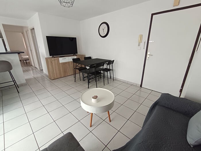 Appartement à louer - Saint-Paul, Centre-ville, Etang - 3 pièces - 2 chambres