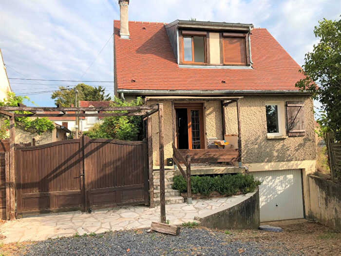 Fresneaux-Montchevreuil : Maison 3 pièces à vendre