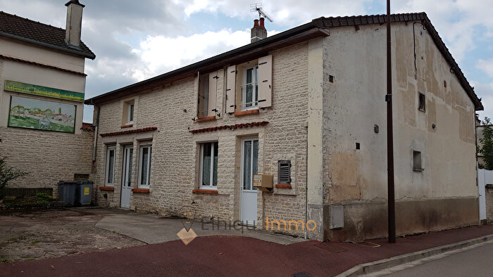 Maison 8 pièces à vendre à Bayel