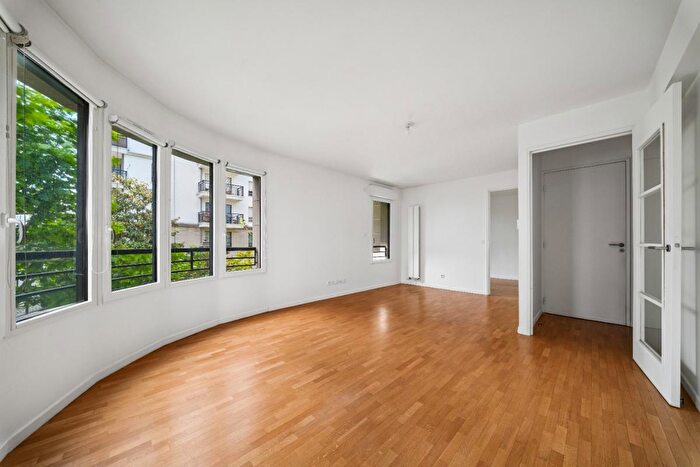 Suresnes, Carnot, Gambetta : Appartement 4 pièces à vendre
