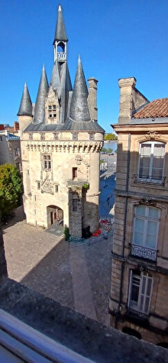 Appartement à louer - Bordeaux, Saint-Pierre - 2 pièces - 1 chambre