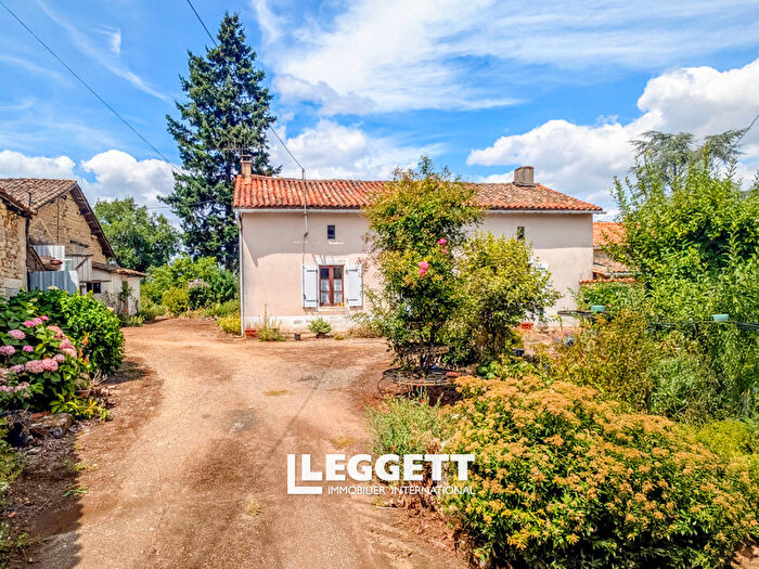 Maison à vendre - Saint-Coutant - 3 pièces - 2 chambres