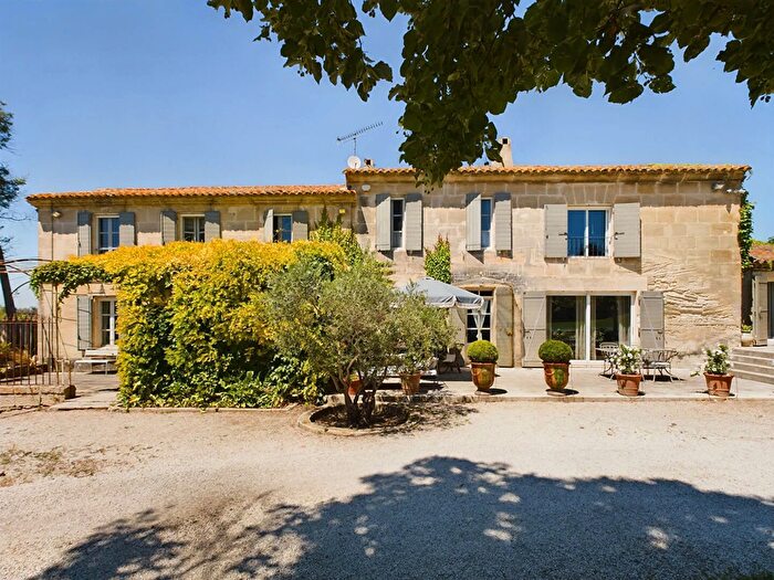 Maison 8 pièces à vendre - Arles, Pont de Crau, Moulès