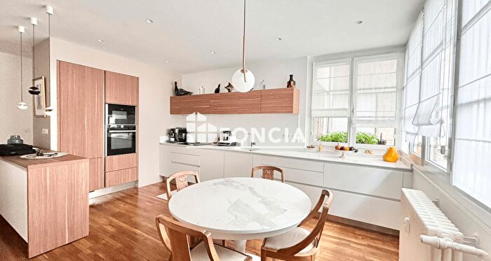 Appartement à vendre - Reims, Centre-ville - 5 pièces - 3 chambres