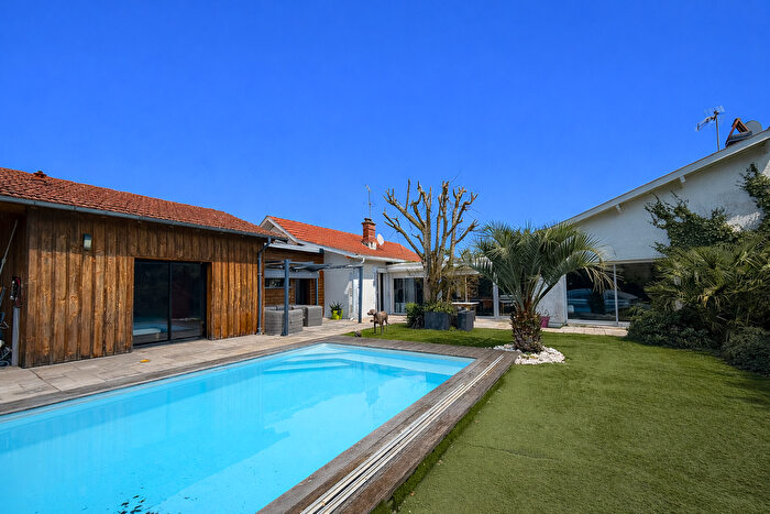 Maison à vendre - Gujan-Mestras, Centre-ville - 8 pièces - 4 chambres