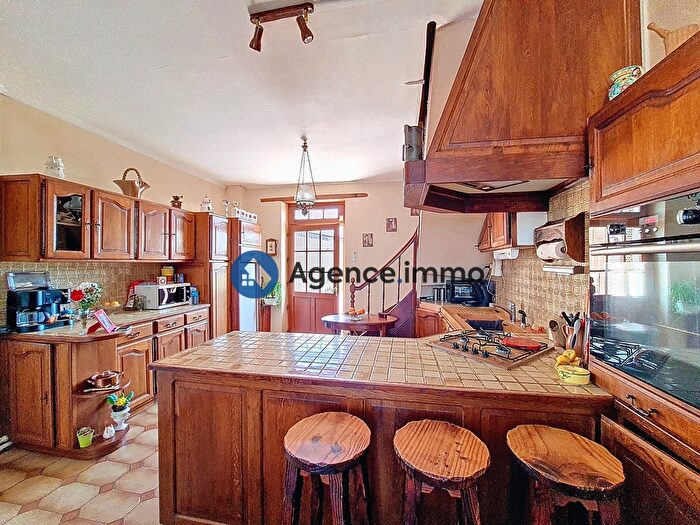 Maison à vendre - Château-la-Vallière - 8 pièces - 5 chambres