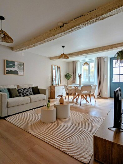Thévalles-Chartrière, Laval : Appartement 2 pièces à louer