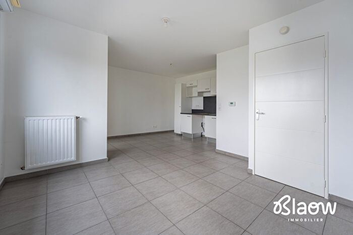 Appartement à vendre - Meyzieu, Centre-ville - 2 pièces - 1 chambre