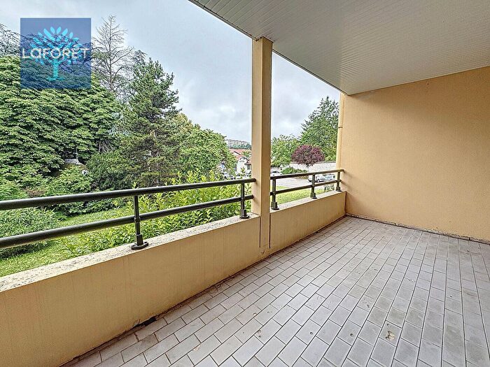 Appartement à louer - Centre-Bourg, Saint-Genis-Laval - 3 pièces - 2 chambres